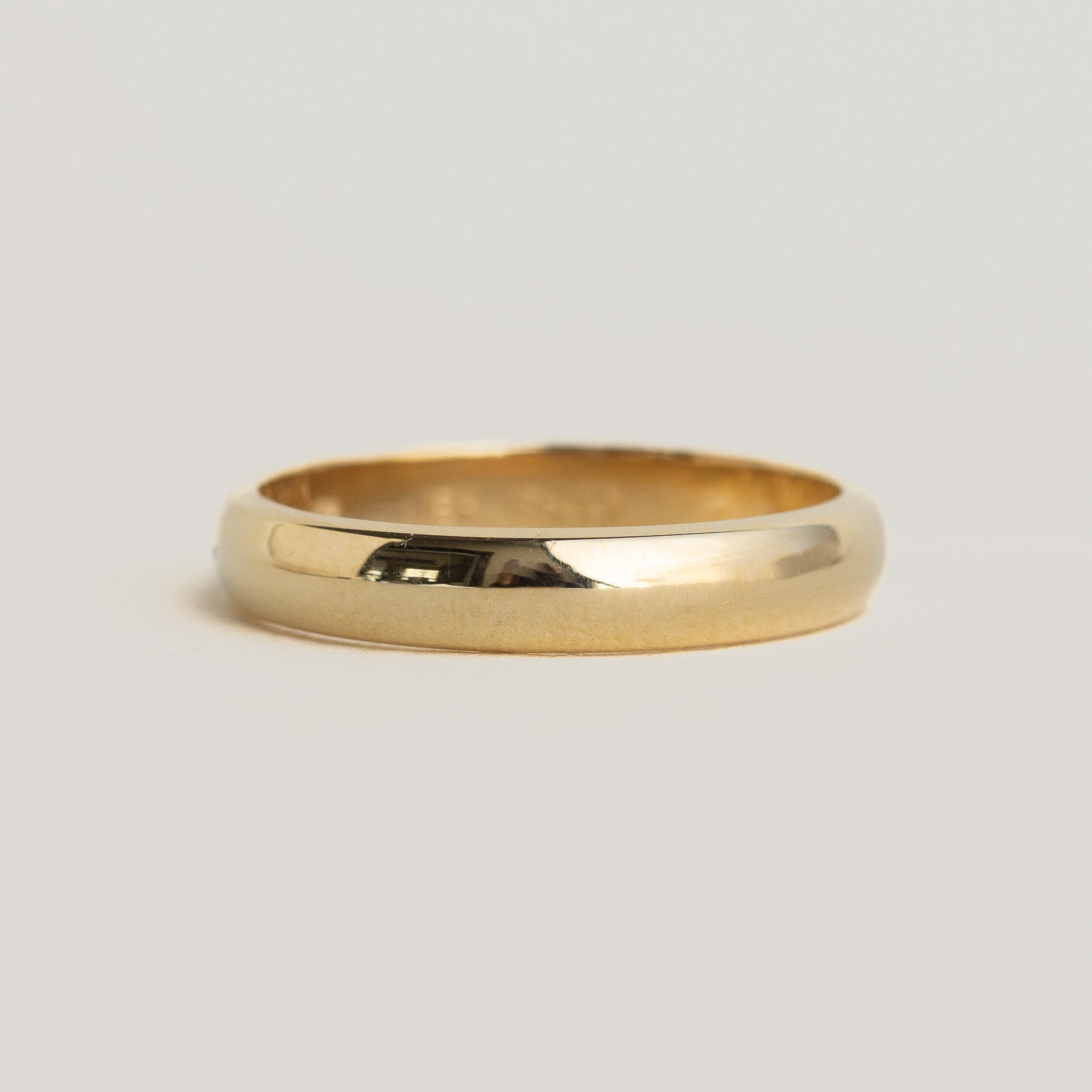 Vintage 18K Yellow Gold Band | The Rowland Band | Evorden