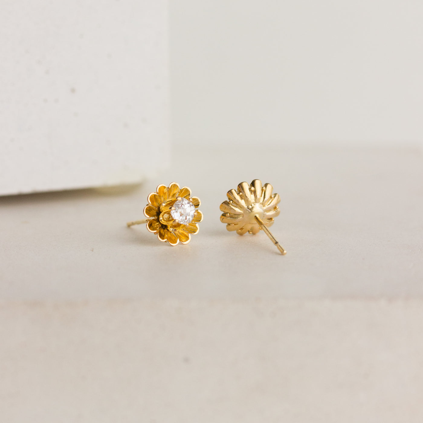 OMC Diamond 14k Gold Floral Studs | Curated Fine Vintage Jewellery – Evorden