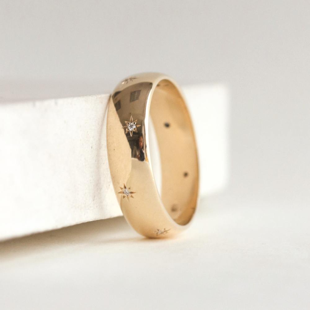 Celestial Diamond Vintage Band | The Ora Ring | Evorden